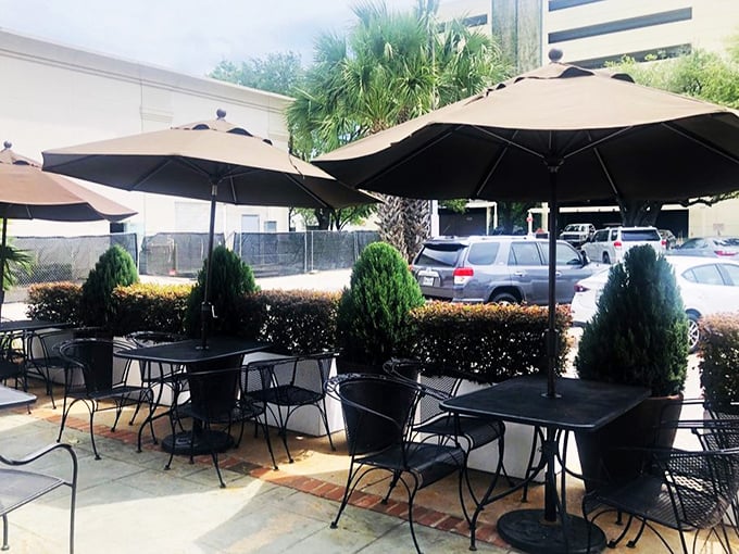 Outdoor seating for when you want to feel the Gulf breeze while you feast. Sun's out, buns out!