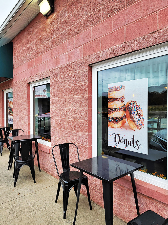 Al fresco sweetness! These outdoor tables offer the perfect spot to people-watch while indulging in your favorite treats.