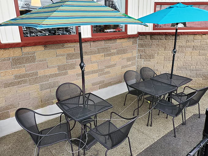 Al fresco feast! These outdoor tables are perfect for people-watching with a side of sunshine. Don't forget your shades!