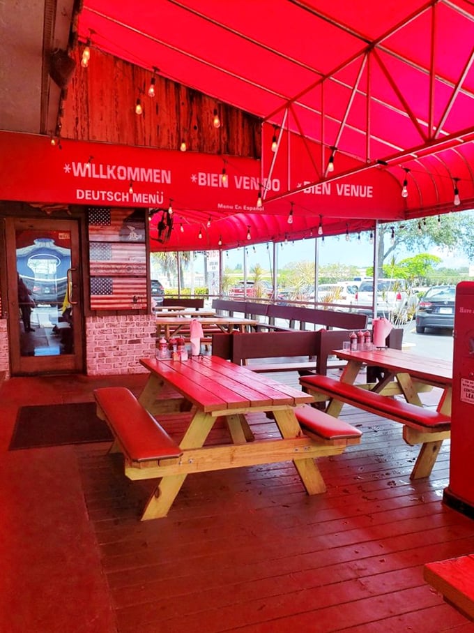 Al fresco feast! This patio is where sunshine meets smoky goodness, creating the perfect recipe for an unforgettable outdoor dining experience.