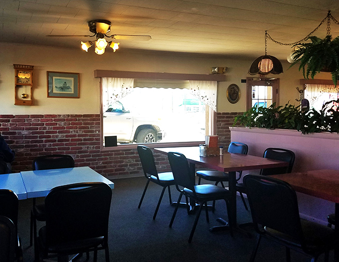 Table for two, with a side of nostalgia. These cozy booths have probably heard more town gossip than the local hairdresser.