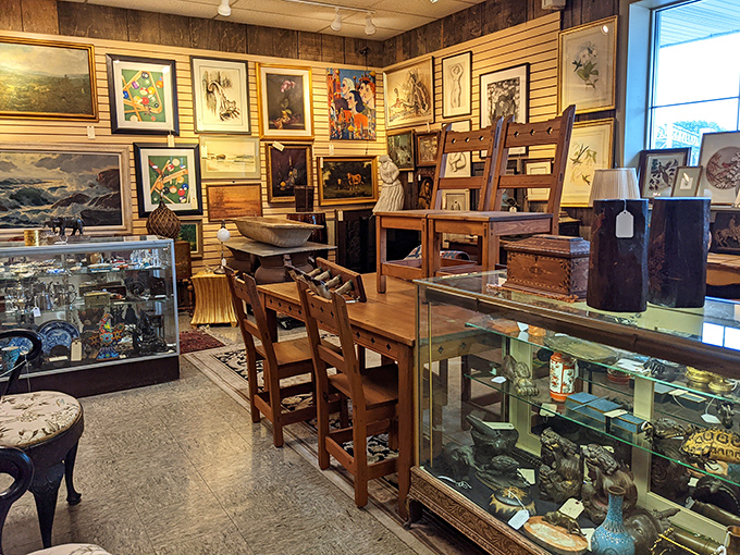 An art lover's paradise where Picasso might rub elbows with local talent. Your next conversation starter is just a frame away!