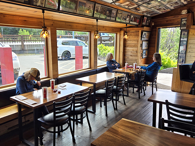 Where everybody knows your name&hellip; and your burger order! This cozy dining room feels like Cheers, but with better food.