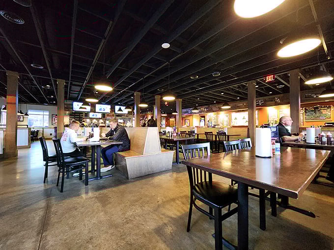 The diverse crowd speaks volumes&mdash;when barbecue is this good, it transcends all demographics and dining preferences.