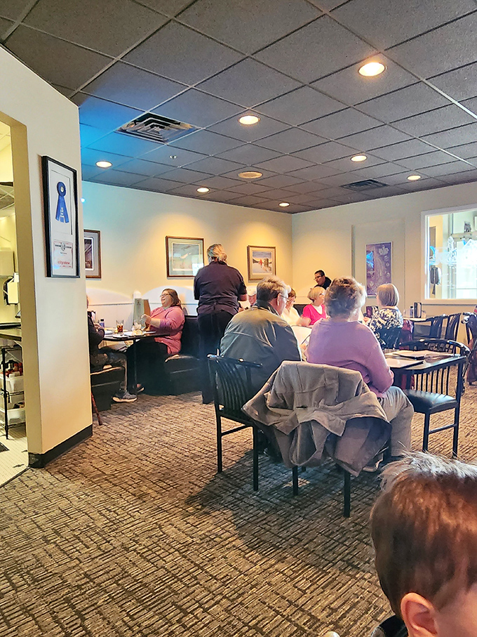 A full house of happy diners &ndash; looks like the secret's out about this seafood sanctuary in the prairie!