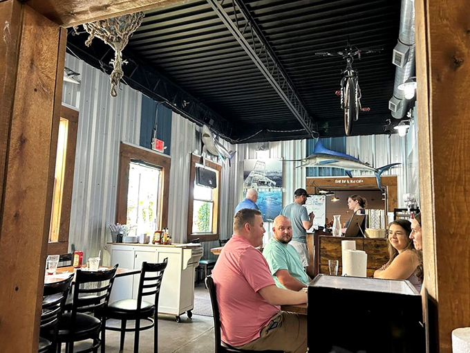 "Happy diners, great atmosphere &ndash; it's like Cheers, but with better seafood. Where everybody knows your name, and your favorite fish dish!"