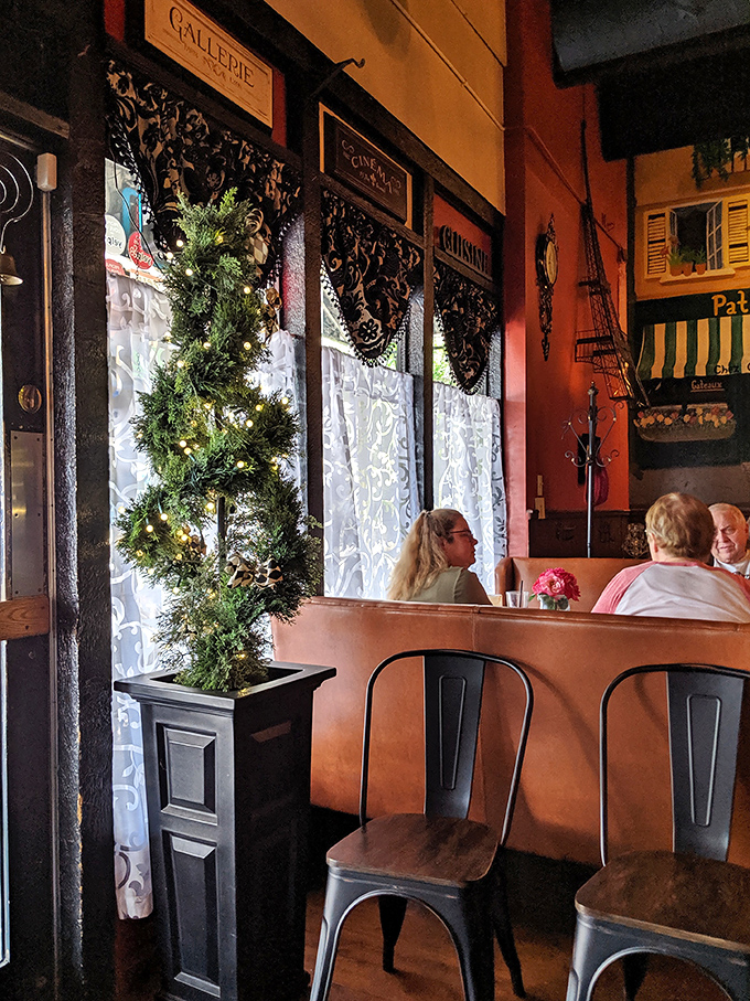 Where food meets joie de vivre. These diners aren't just eating; they're on a gastronomic adventure.