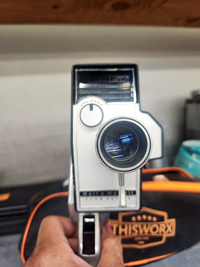 Lights, camera, action! This vintage beauty is ready for its close-up. Time to start that artsy film project you've been dreaming about!