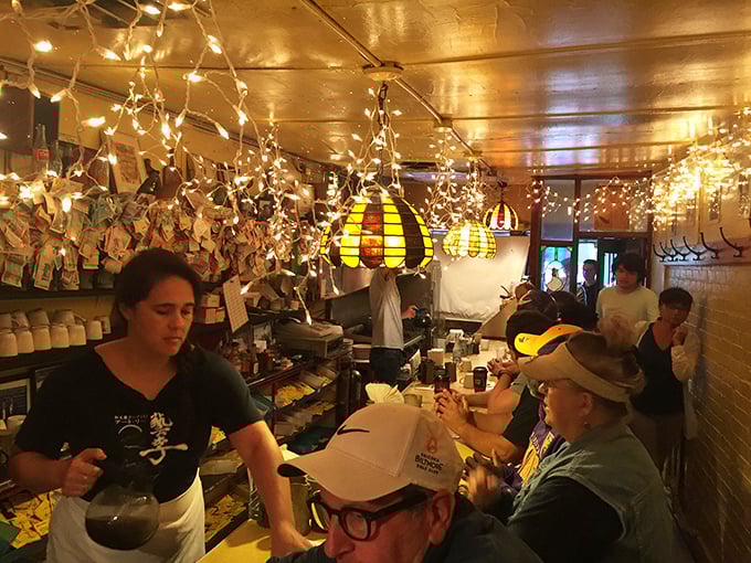 Twinkle, twinkle, little diner. Al's after dark is like breakfast's own cozy galaxy.