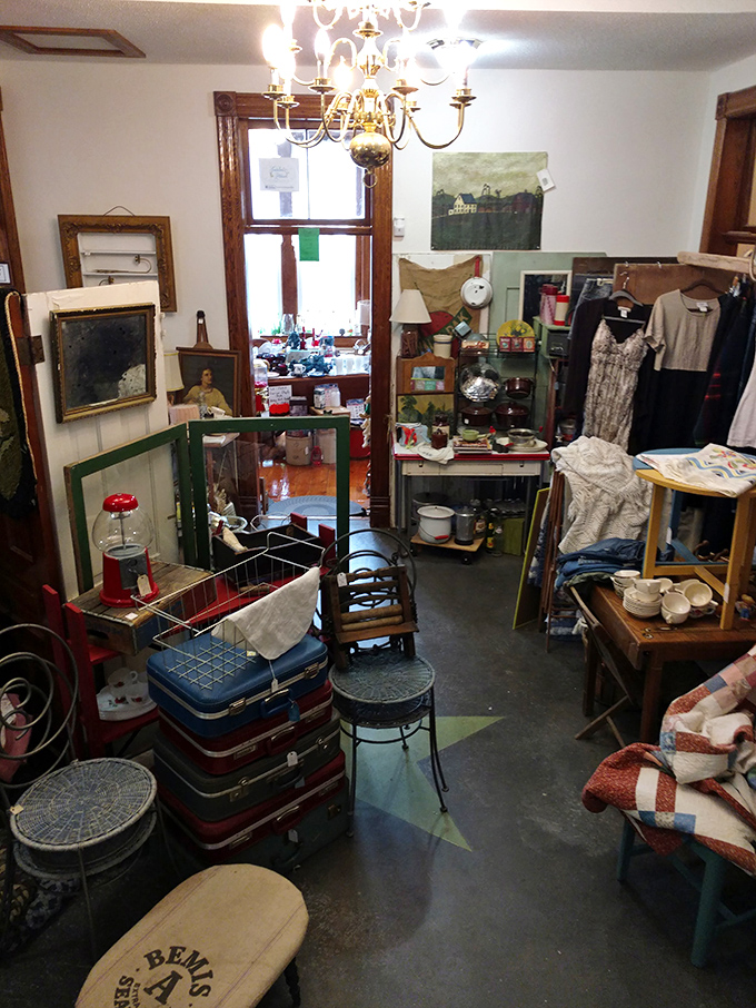 A treasure hunter's paradise where even Indiana Jones might lose track of time. Adventure awaits in every nook and cranny!