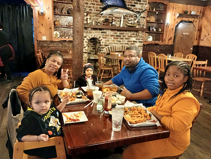 Family-style feasting at its finest. This table spread could make the Brady Bunch jealous&mdash;and very, very hungry.
