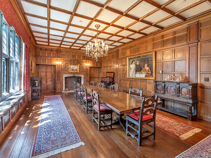 The perfect setting for a "Game of Thrones" feast &ndash; minus the risk of poisoning or sudden plot twists.