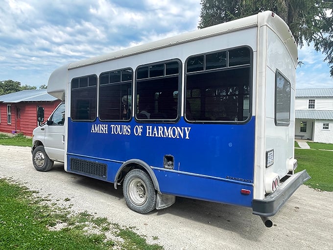 All aboard the Amish express! This tour bus is your ticket to a world where simplicity reigns and selfie sticks fear to tread.