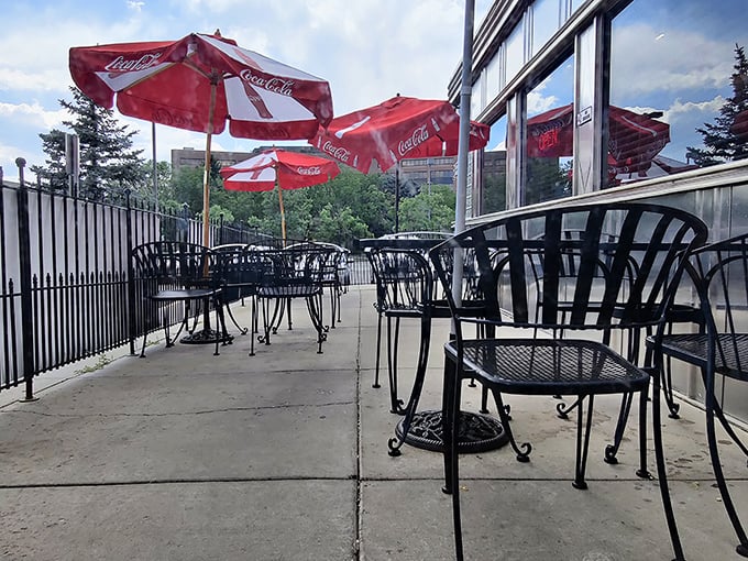 Al fresco fabulousness! Rosie's patio is perfect for people-watching, sun-soaking, and pretending you're in a 1950s movie scene.