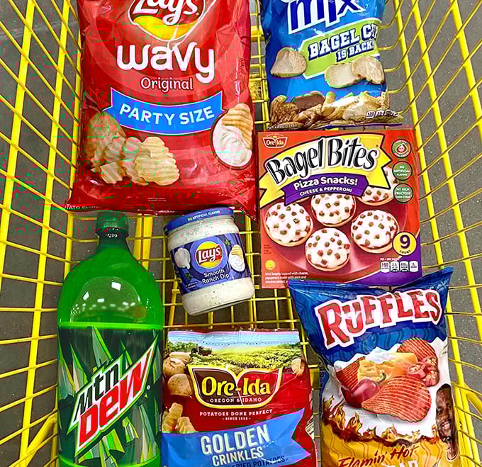 Snack attack central! This cart's got more flavors than a food festival and enough crunch to satisfy a stadium of movie-goers.