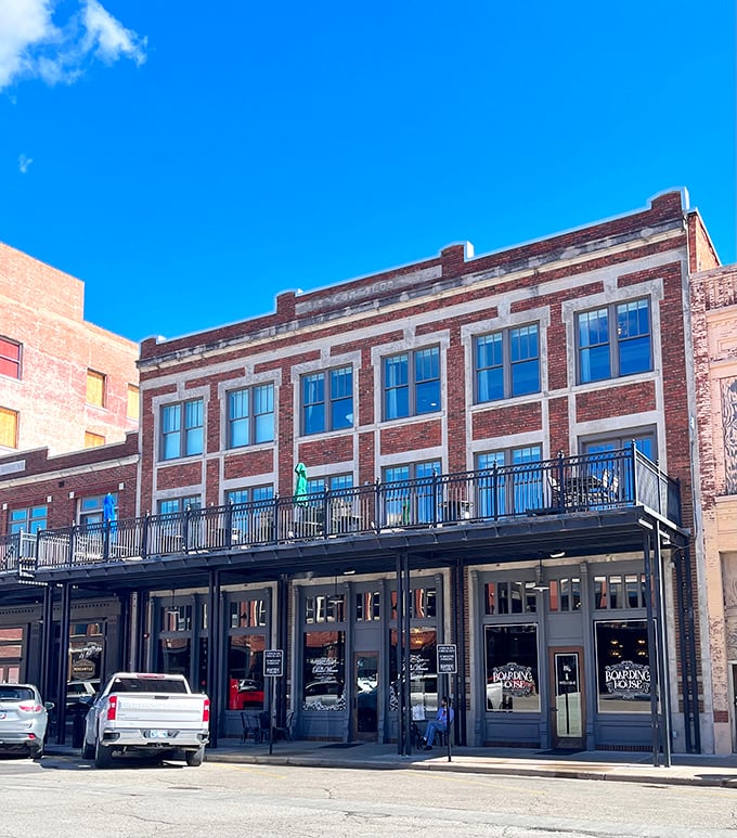 The Pioneer Woman's Boarding House: Ree Drummond's slice of heaven that'll make you want to trade city life for cowboy boots.