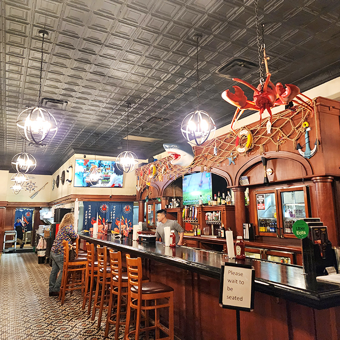 Pull up a chair and sea what's on tap! This bar is where landlubbers and seafood lovers unite in tasty harmony.