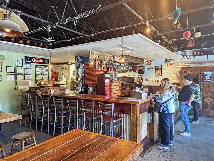 Happy customers, full bellies. At Benny's, everyone's a member of the clean plate club.