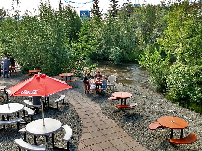Burgers with a view? Now that's what I call fast food with benefits! Enjoy nature's splendor while you devour culinary wonders.