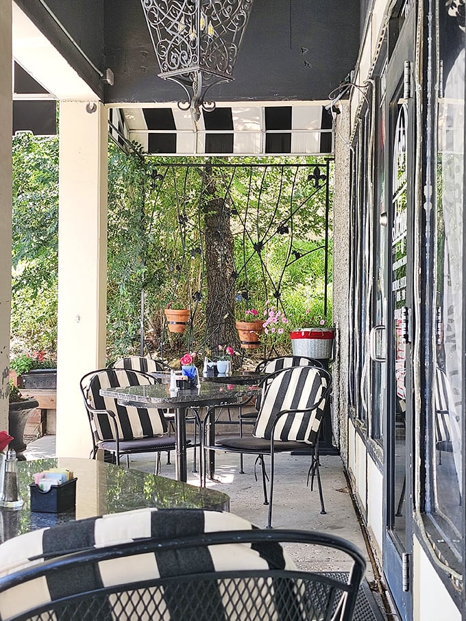 Al fresco dining with a side of people-watching. It's like Paris, but with better parking and friendlier squirrels.