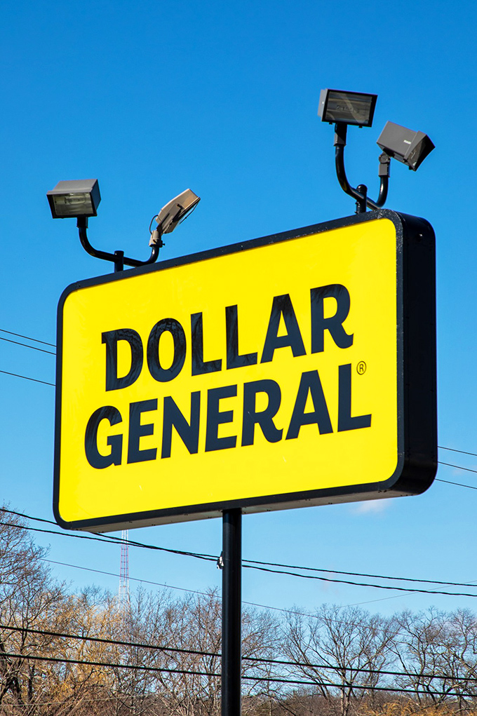 Standing tall against the blue Tennessee sky, the Dollar General sign has become as American as apple pie&mdash;if apple pie were surprisingly affordable.