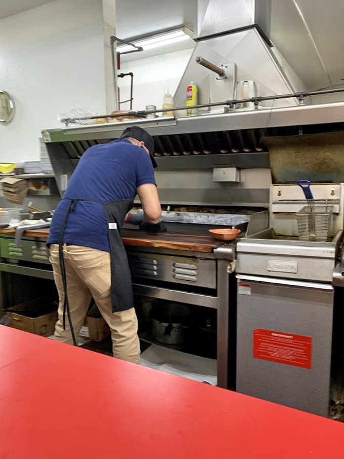 Behind the scenes of burger magic! Watch as these culinary wizards conjure up patties of pure deliciousness.