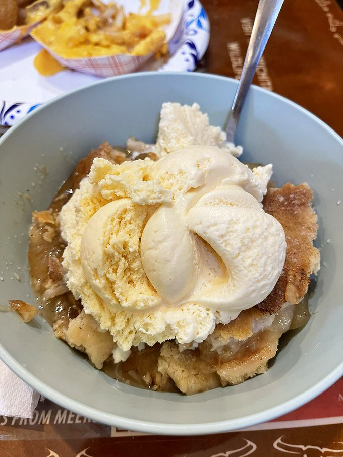 Meet the apple cobbler that puts grandma's recipe to shame. Don't tell her we said that.