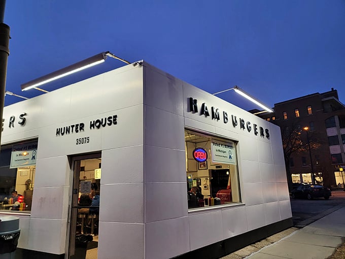When the sun goes down, the neon lights up! Hunter House transforms into a beacon for night owls and burger lovers alike.
