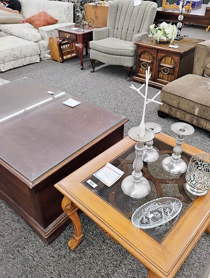 Decorate like it's 1959! These vintage home accents are ready to give your space a Mad Men-worthy makeover.