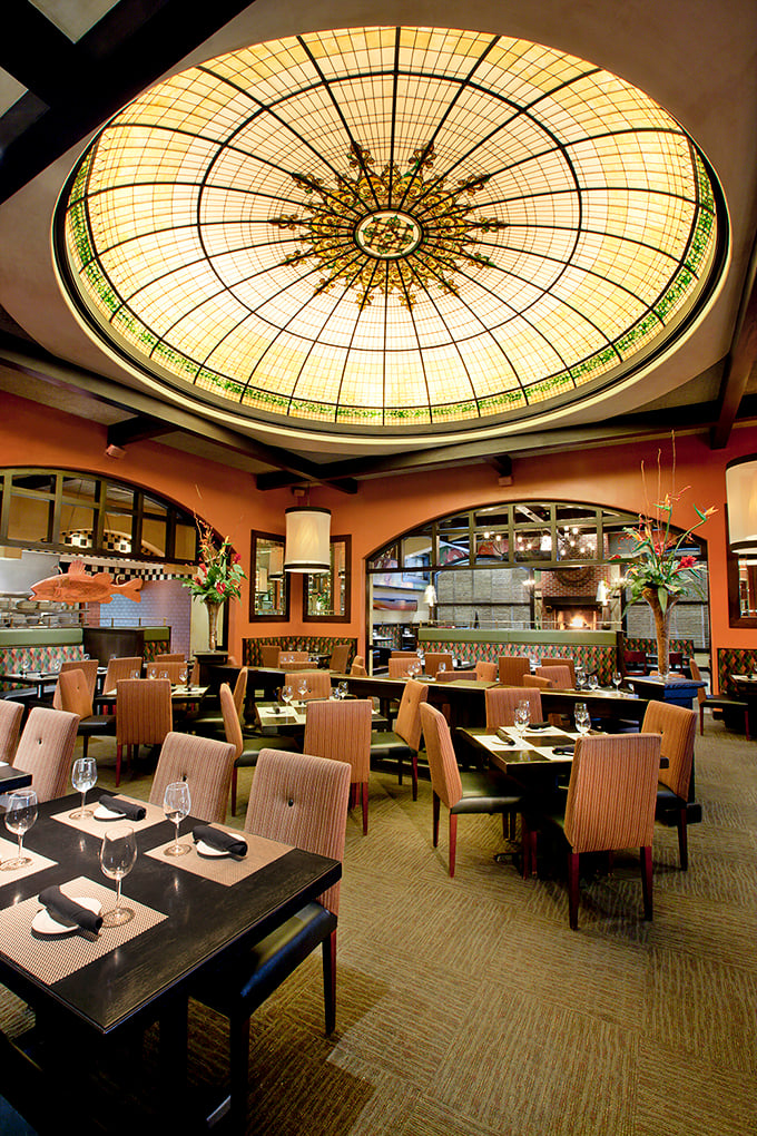 Look up and be dazzled! This ceiling could give the Sistine Chapel a run for its money. Michelangelo, eat your heart out!