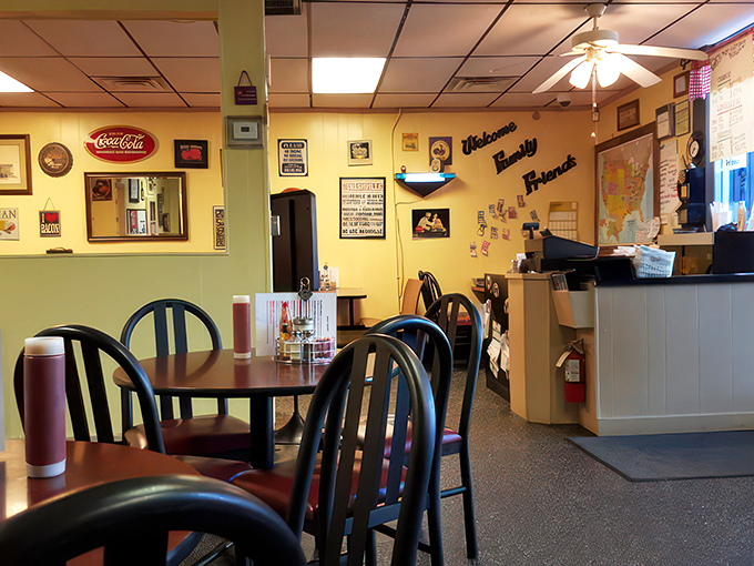 Cozy corners and cheerful chatter: The perfect recipe for turning "just stopping by" into "staying for seconds."