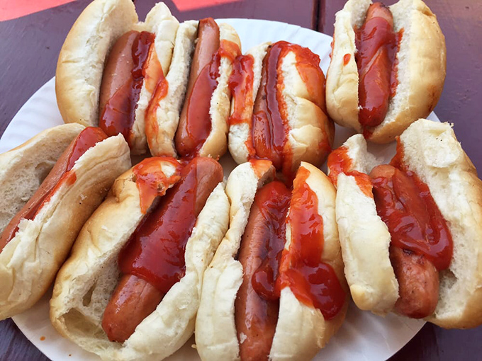 Mini dogs, maximum flavor! These little beauties prove that good things really do come in small packages.