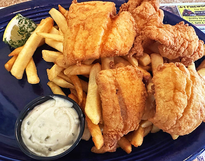 Fish so crispy, it could win a crunch contest! This fish and chips platter is the ocean's gift to your taste buds.