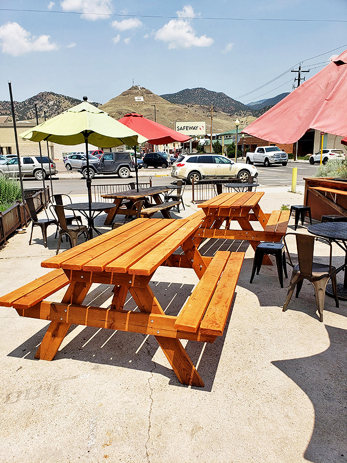 Mountain views and pastry hues! This patio is where you come for the scenery but stay for the scones. Talk about a Rocky Mountain high!
