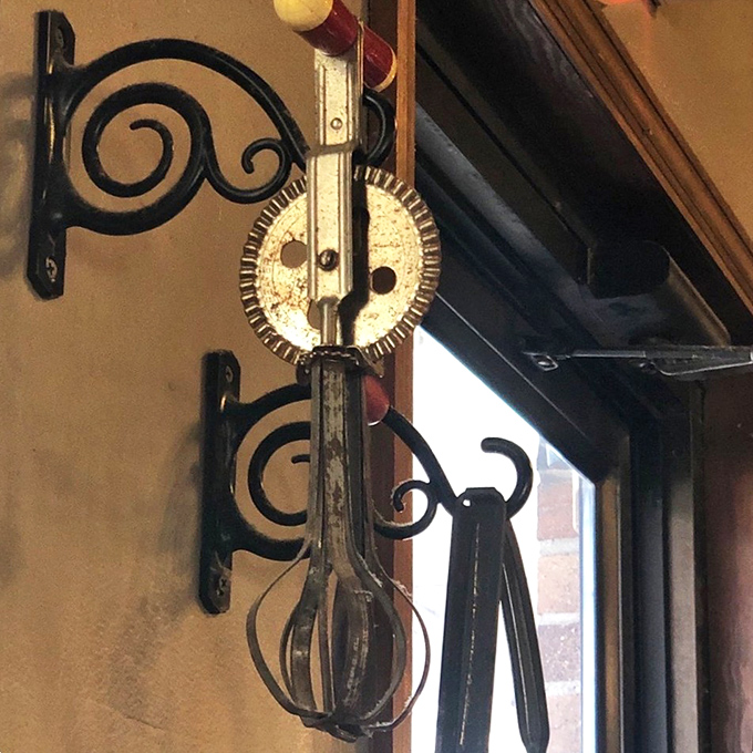 Rustic charm meets culinary inspiration. This wall decor is like a mood board for your taste buds, setting the stage for delicious adventures.