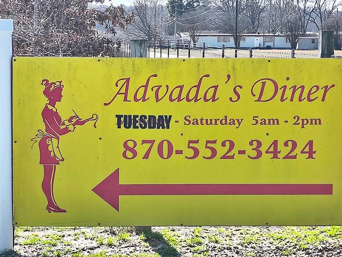 The yellow sign that's guided hungry travelers since Tuesday through Saturday, 5am to 2pm. Miss these hours and you'll be counting down till morning.