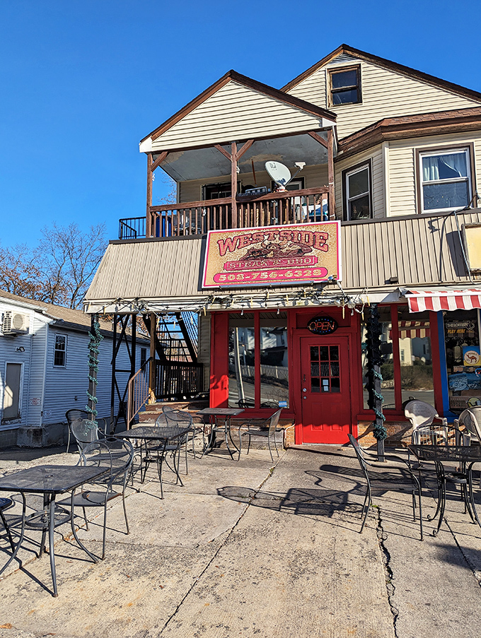 Outdoor seating that's more inviting than a hammock on a lazy Sunday. The perfect spot to savor your meal and soak up some vitamin BBQ!