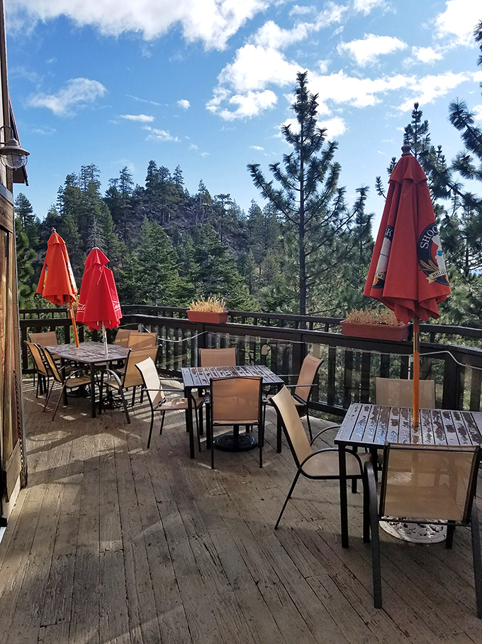 Dine with a view that's almost as delicious as the food. Mother Nature's the perfect dining companion at Fox & Hound.