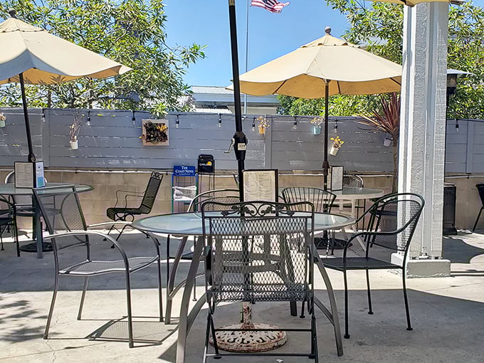 Al fresco pie-tasting, anyone? The outdoor seating area offers a perfect spot for people-watching between bites.