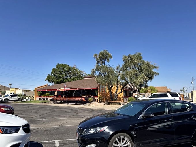 Oasis in the desert or breakfast paradise? Why not both? This little gem is serving up big flavors under the Arizona sun.