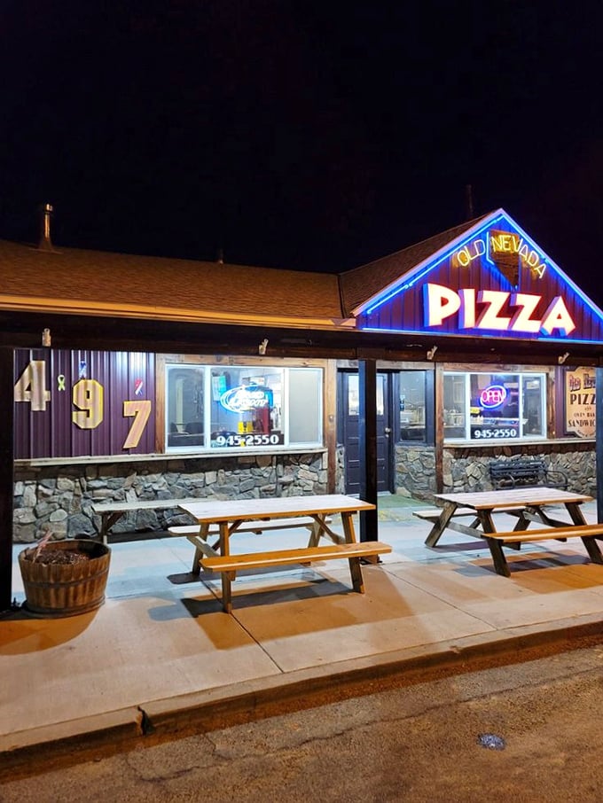 Day or night delight! Old Nevada Pizza shines bright, a 24/7 oasis for the pizza-starved traveler.