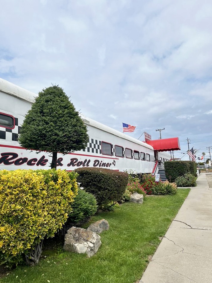A slice of Americana, served with a side of California sunshine. This diner is more photogenic than a young Marlon Brando!
