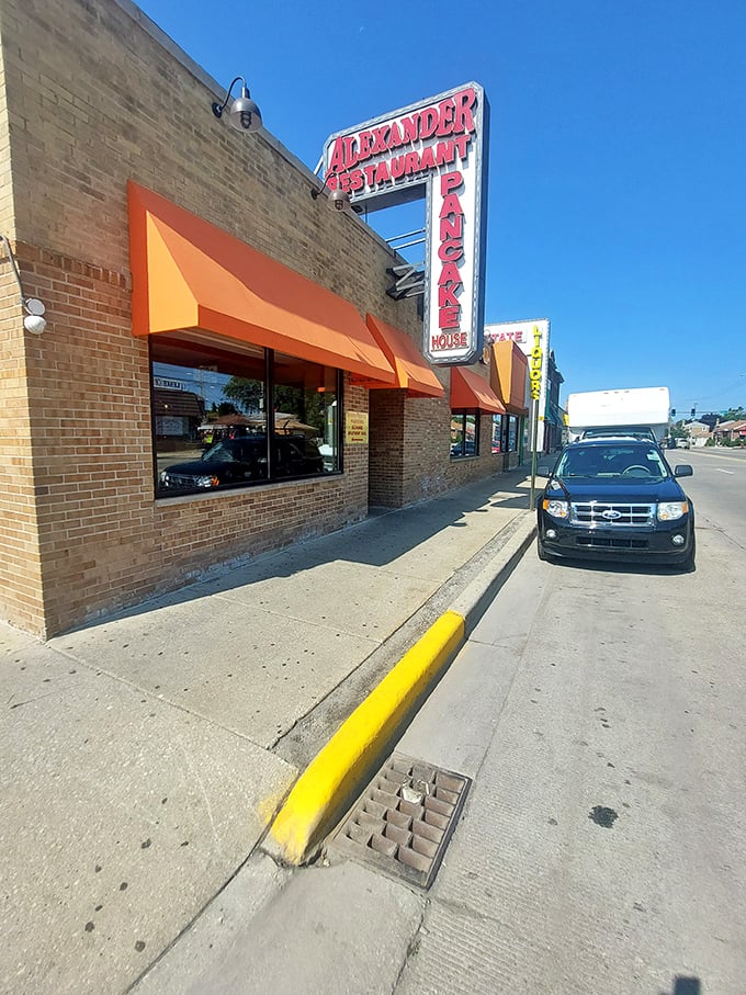 A street view that promises pancake paradise. Alexanders stands proud, ready to rescue you from boring breakfasts and mediocre mornings.