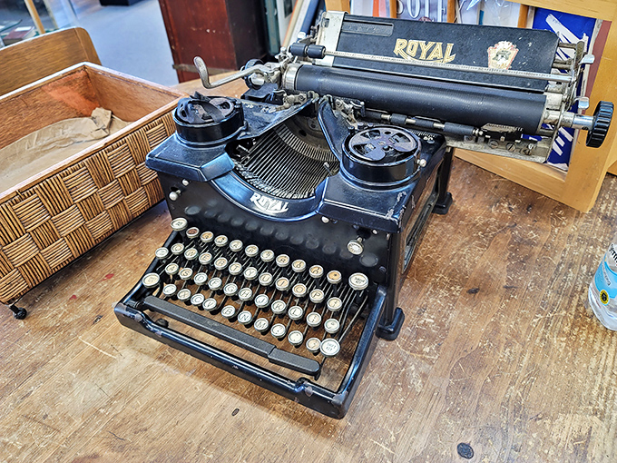 A time machine for wordsmiths! This vintage typewriter stands ready to channel your inner Hemingway or Fitzgerald. Just add coffee and inspiration!