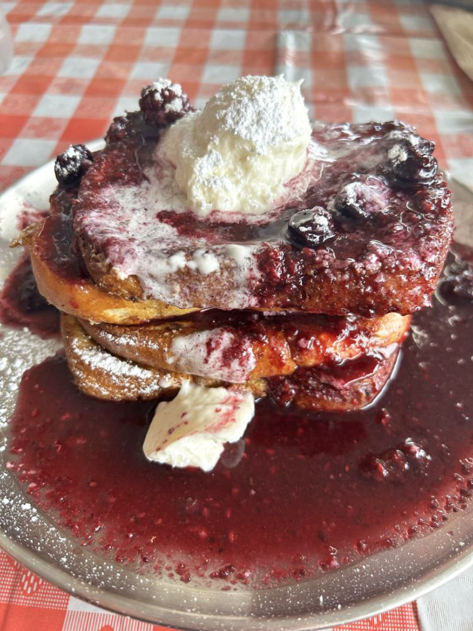 Berries and Cream French Toast: A breakfast so pretty, it belongs in a museum. But eating it is way more fun.
