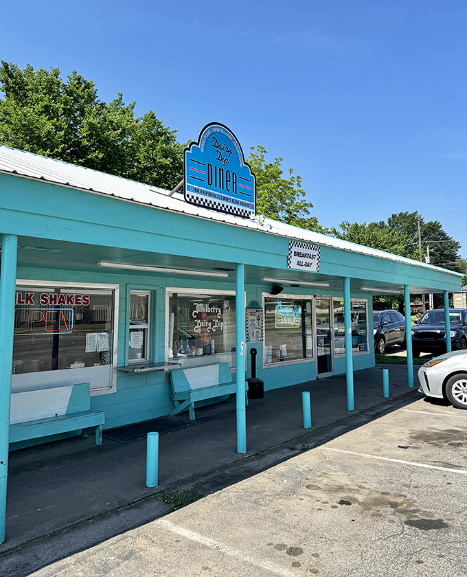 Summer days and milkshakes&mdash;name a more iconic duo. This sunny exterior shot is practically begging you to pull up, roll down the windows, and indulge in a frosty treat.