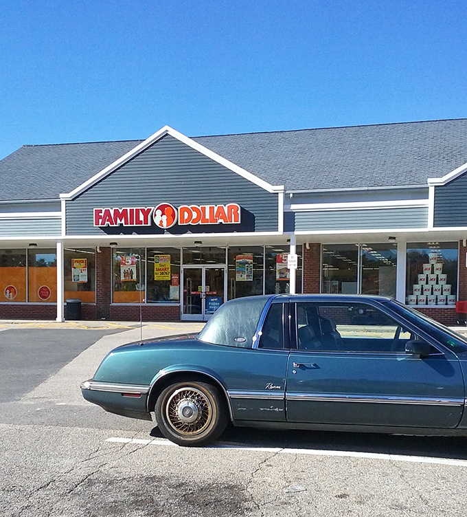 Another angle of retail paradise, where even classic cars come to shop. That vintage Riviera knows where the deals are hiding.