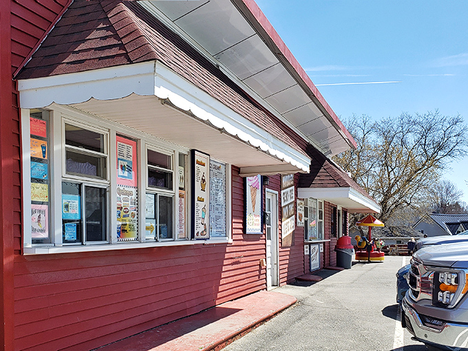 A slice of Americana with a side of Maine charm. Belanger's isn't just a restaurant, it's a time capsule of flavor and fun!