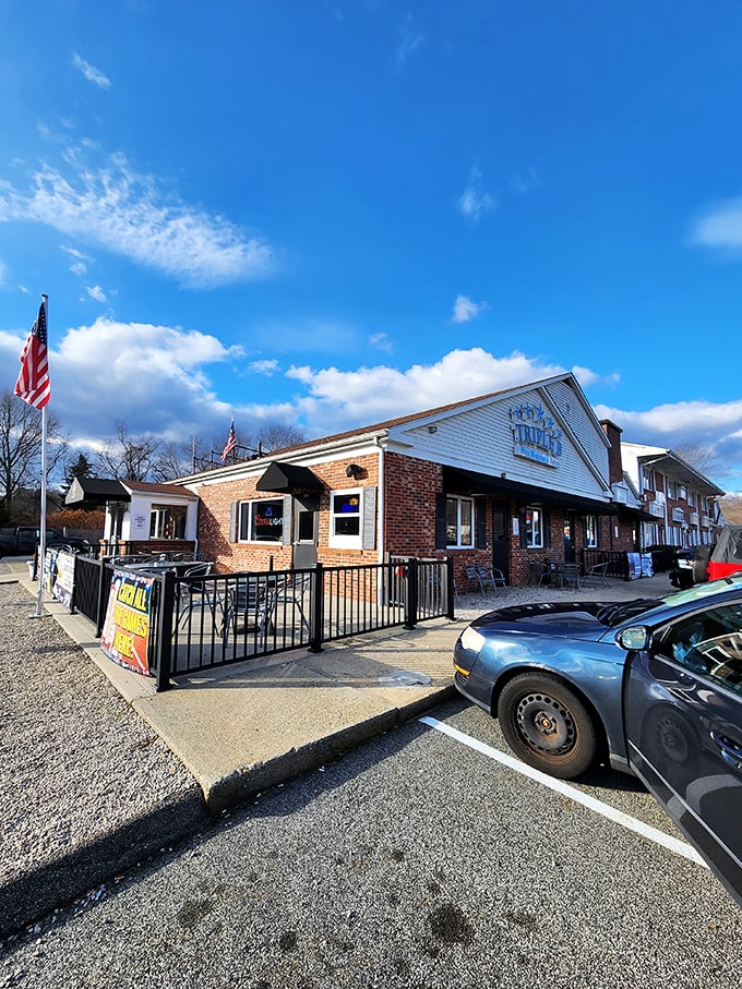 Another angle of burger paradise. If this doesn't make you hungry, check your pulse!
