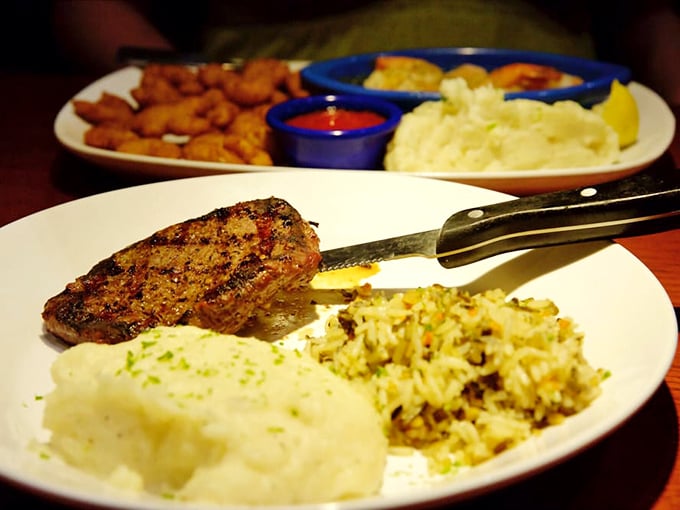 Who says you can't ride the range and rule the waves? This steak proves Red Lobster isn't just a one-trick pony – or should we say, seahorse?